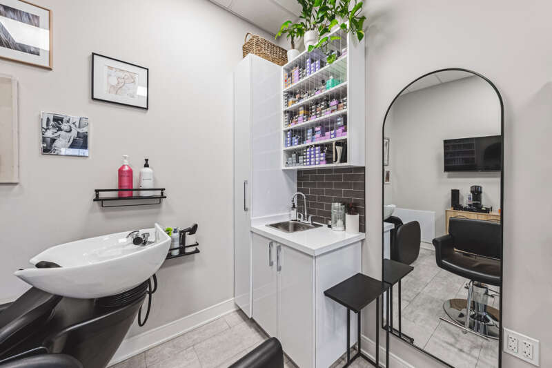 Your Suite, Fully Furnished - Pro Beauty Suites